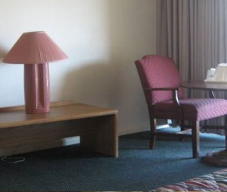 Carrousel Inn & Suites